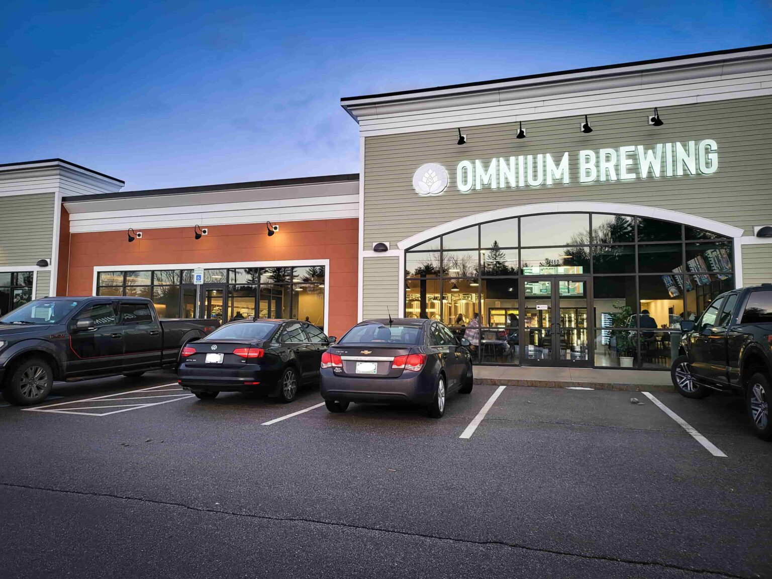About Us - Omnium Brewing